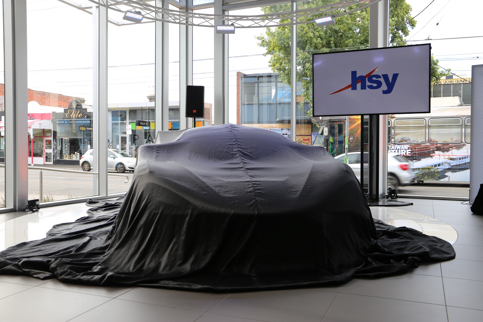 hsy Racing Launches 2019 Season With McLaren - hsy autoparts